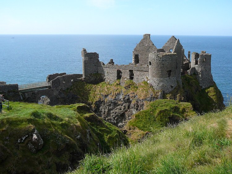 The Princes of the Isles: From Viking Warlords to the Great Clan ...